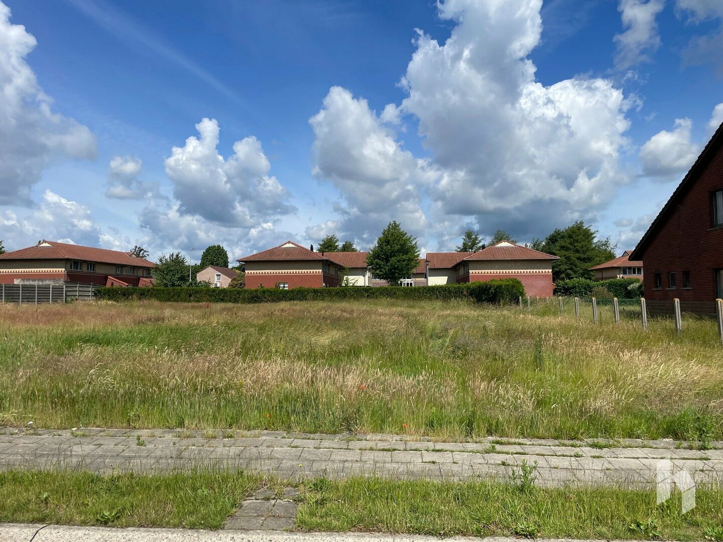 Bouwgrond te koop in Overpelt – Huiskantoor