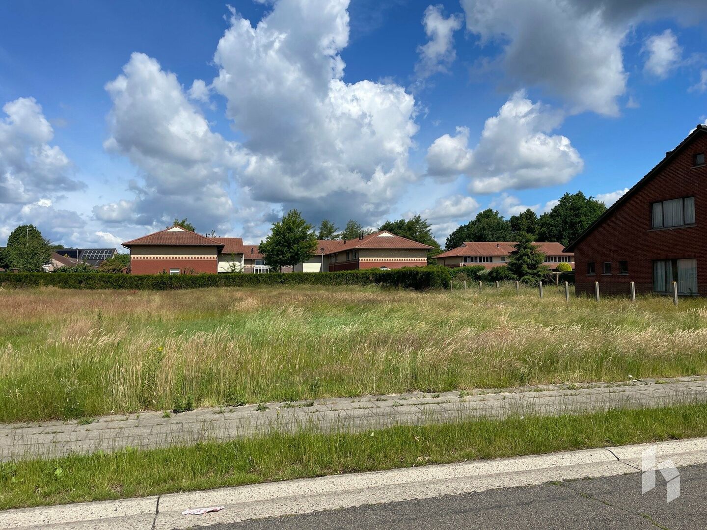 Bouwgrond te koop in Overpelt – Huiskantoor